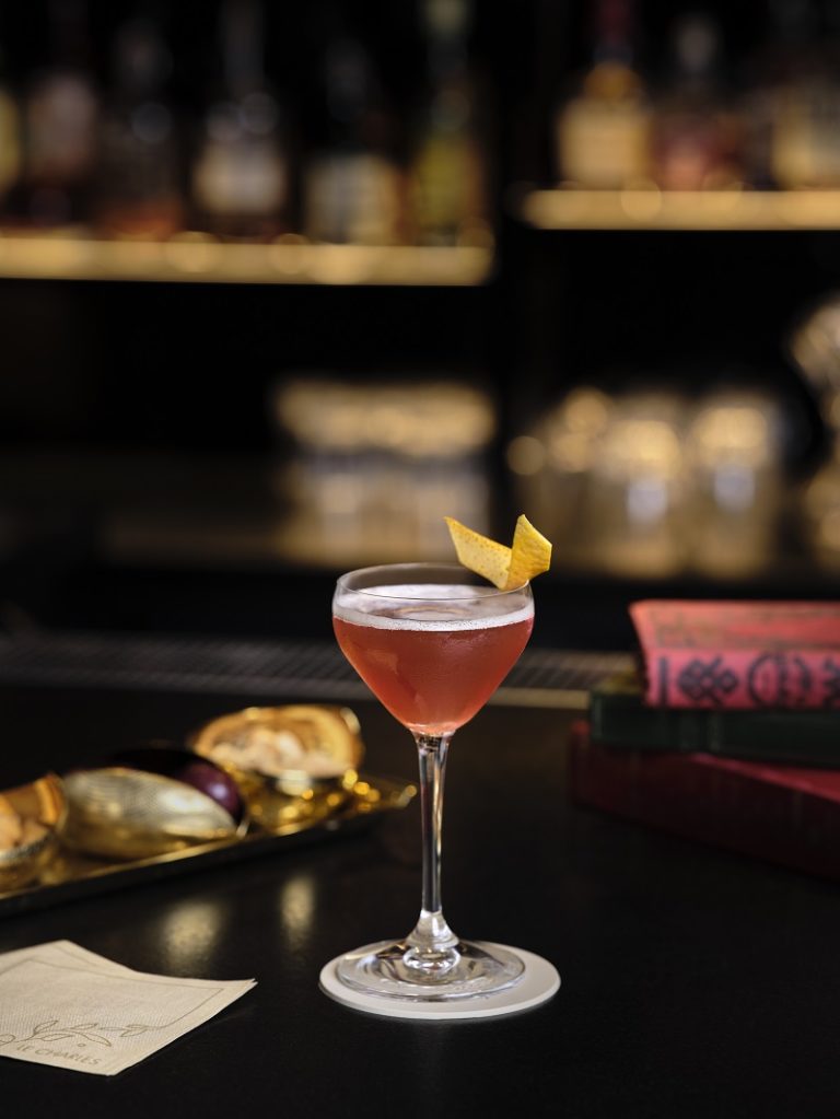 Nomie à la carte du Bar Le Charles, Burgundy Paris - Nomie